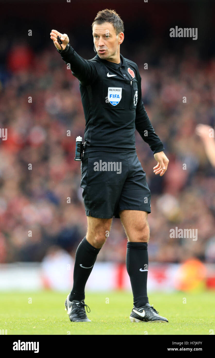 Referee Mark Clattenburg during the Premier League match at the ...
