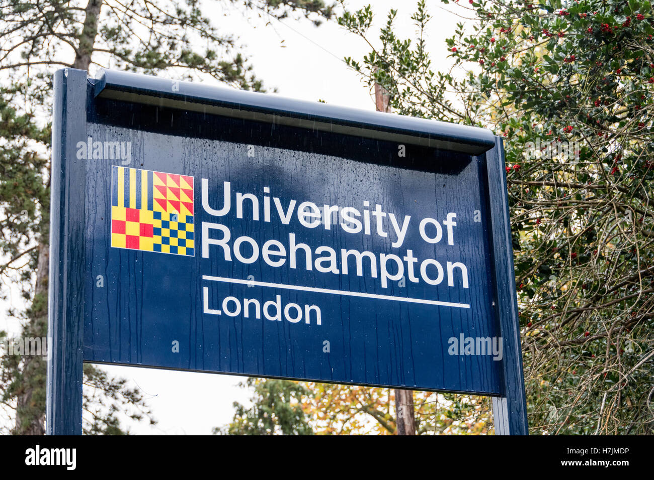 Roehampton University Logo University Of Roehampton Courses And