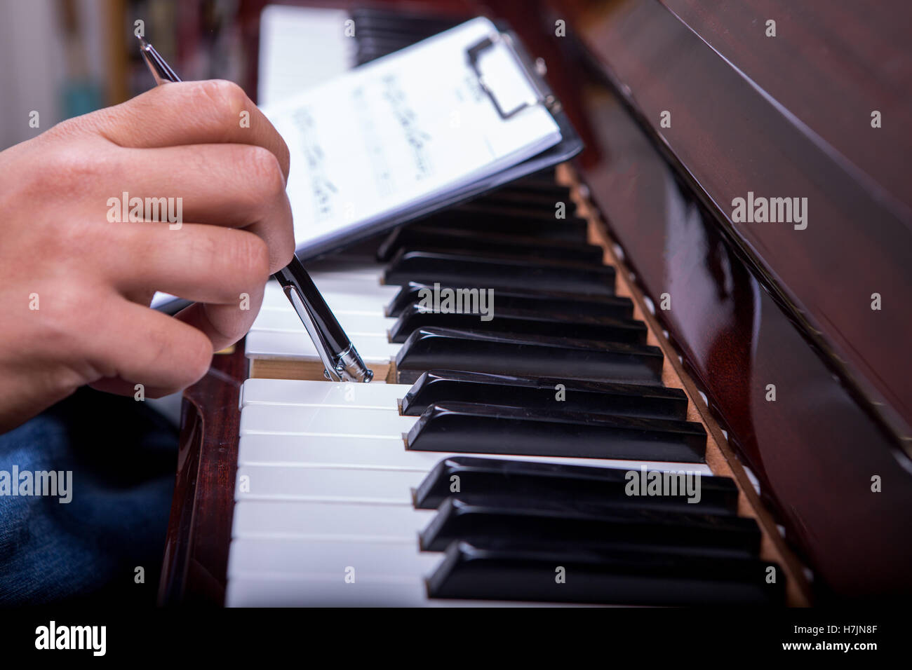 Right hand upside down hi-res stock photography and images - Alamy