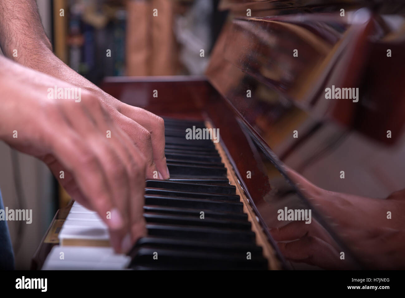 Whiling hi-res stock photography and images - Alamy