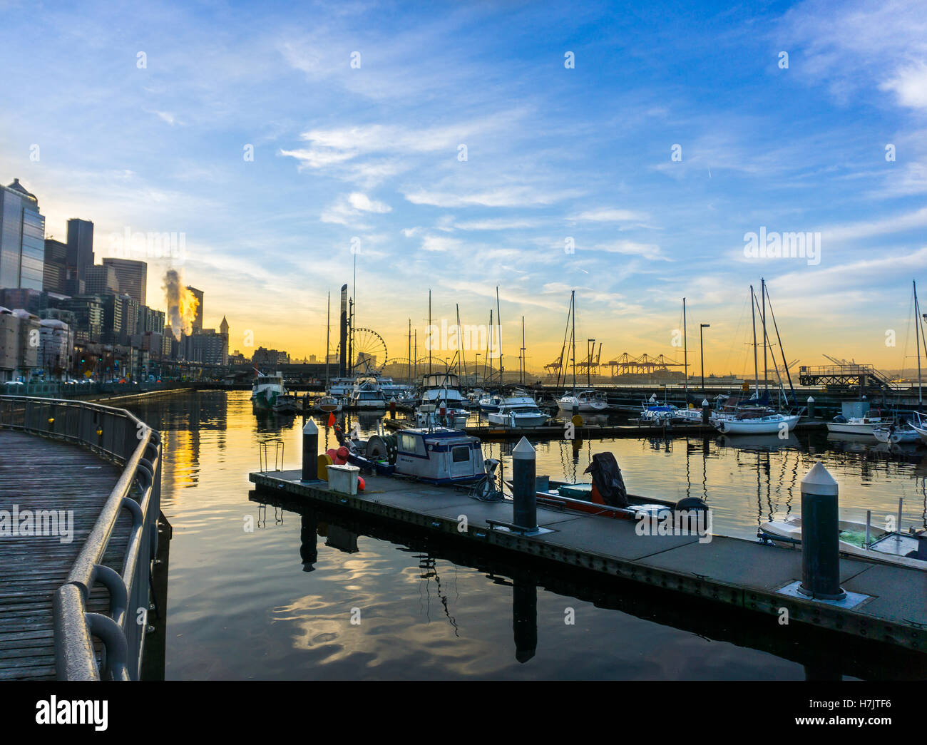 Seattle Waterfront - Washington State Stock Photo - Alamy