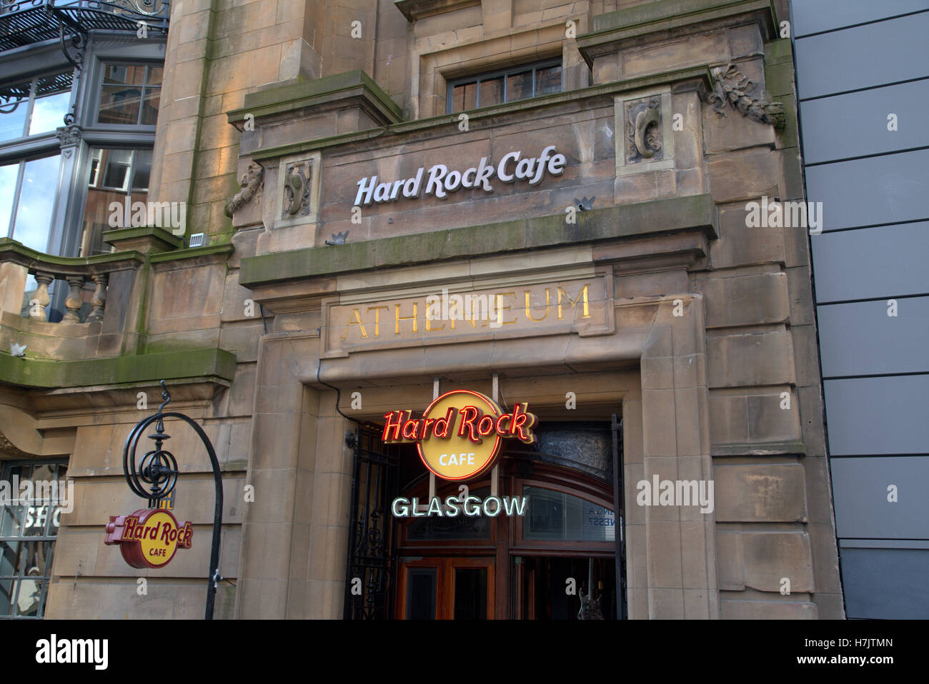 Hard rock cafe neon sign hi-res stock photography and images - Alamy