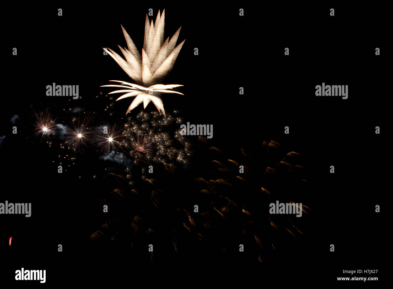 Legoland fireworks bonfire night 2016 Stock Photo - Alamy