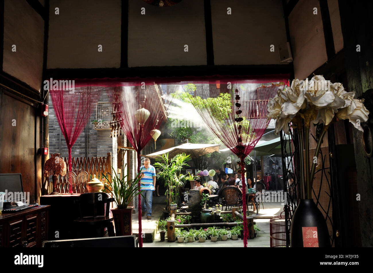 Traditional restaurant, Chengdu Stock Photo - Alamy