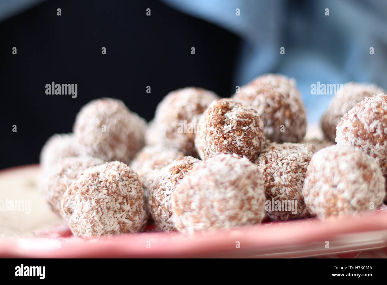 Hand rolled chocolate truffle balls hi-res stock photography and images ...