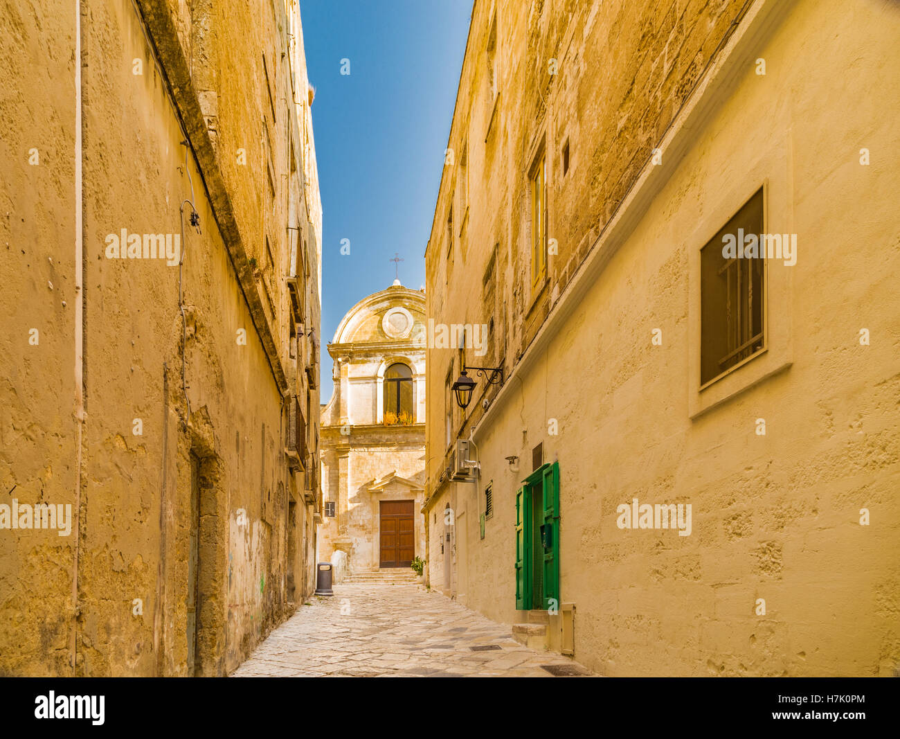Ancient village road in southern Italy Stock Photo - Alamy