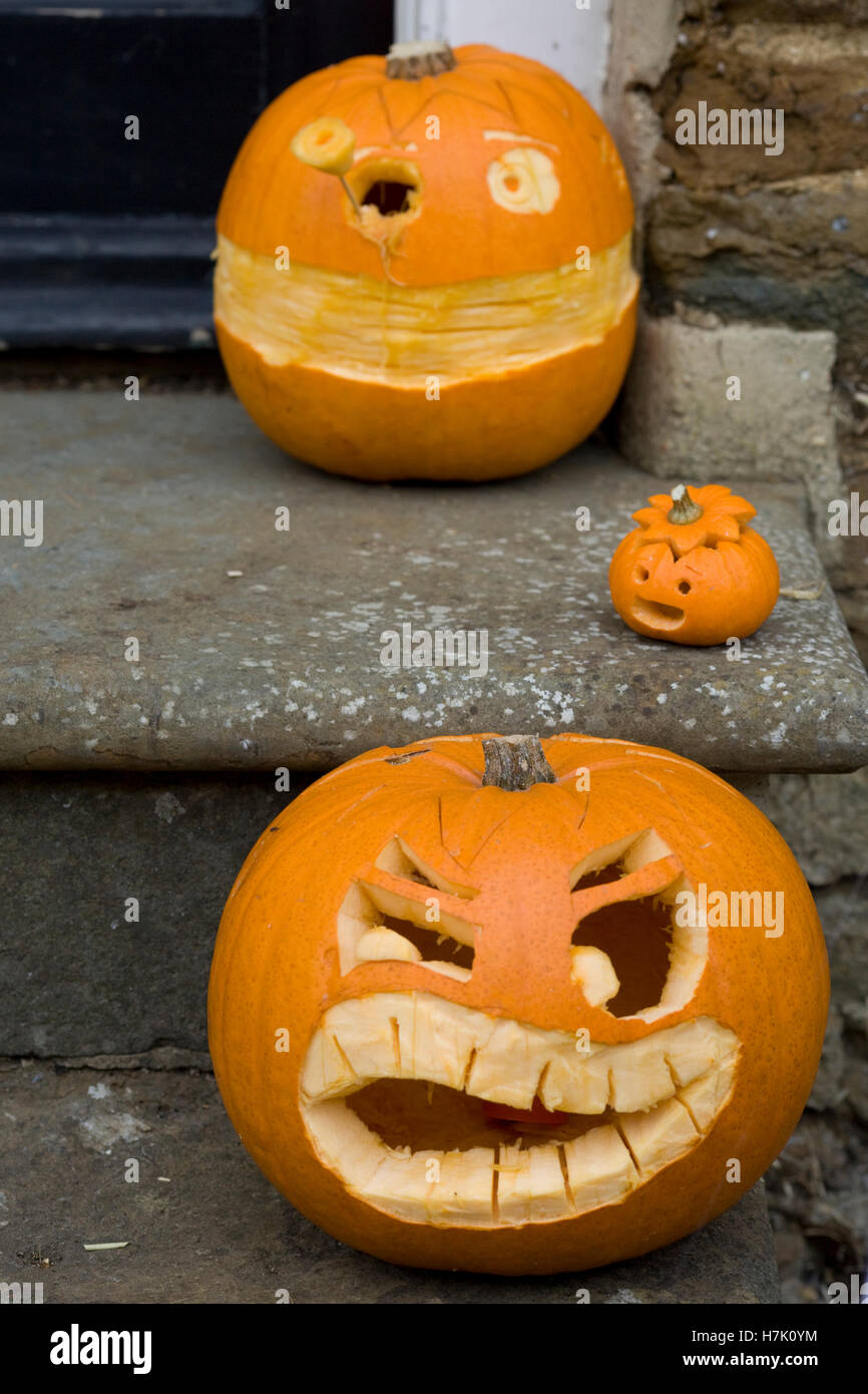Carved pumpkin faces hi-res stock photography and images - Alamy
