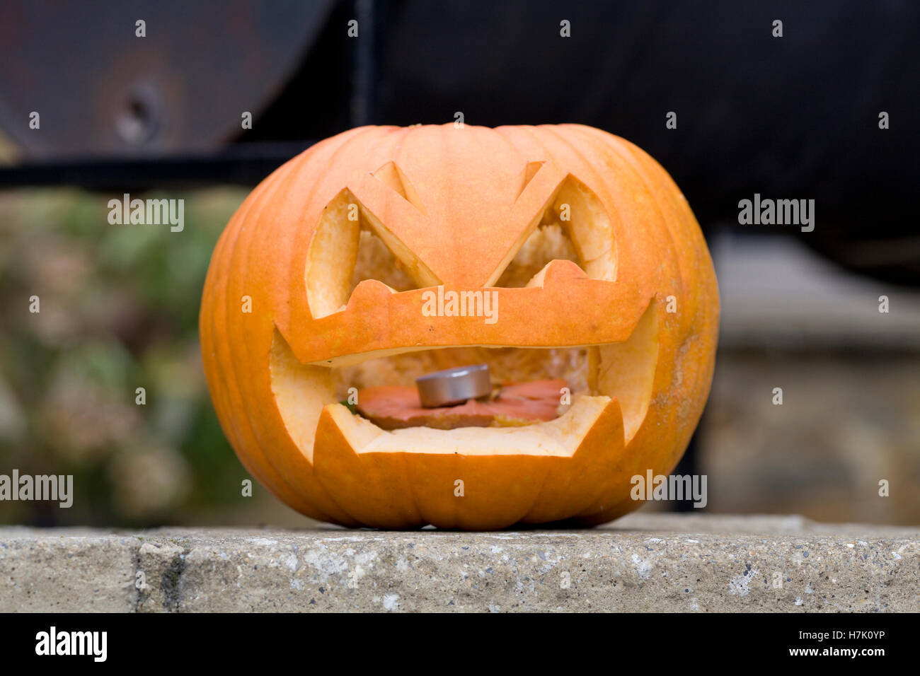 Carved pumpkin faces hi-res stock photography and images - Alamy