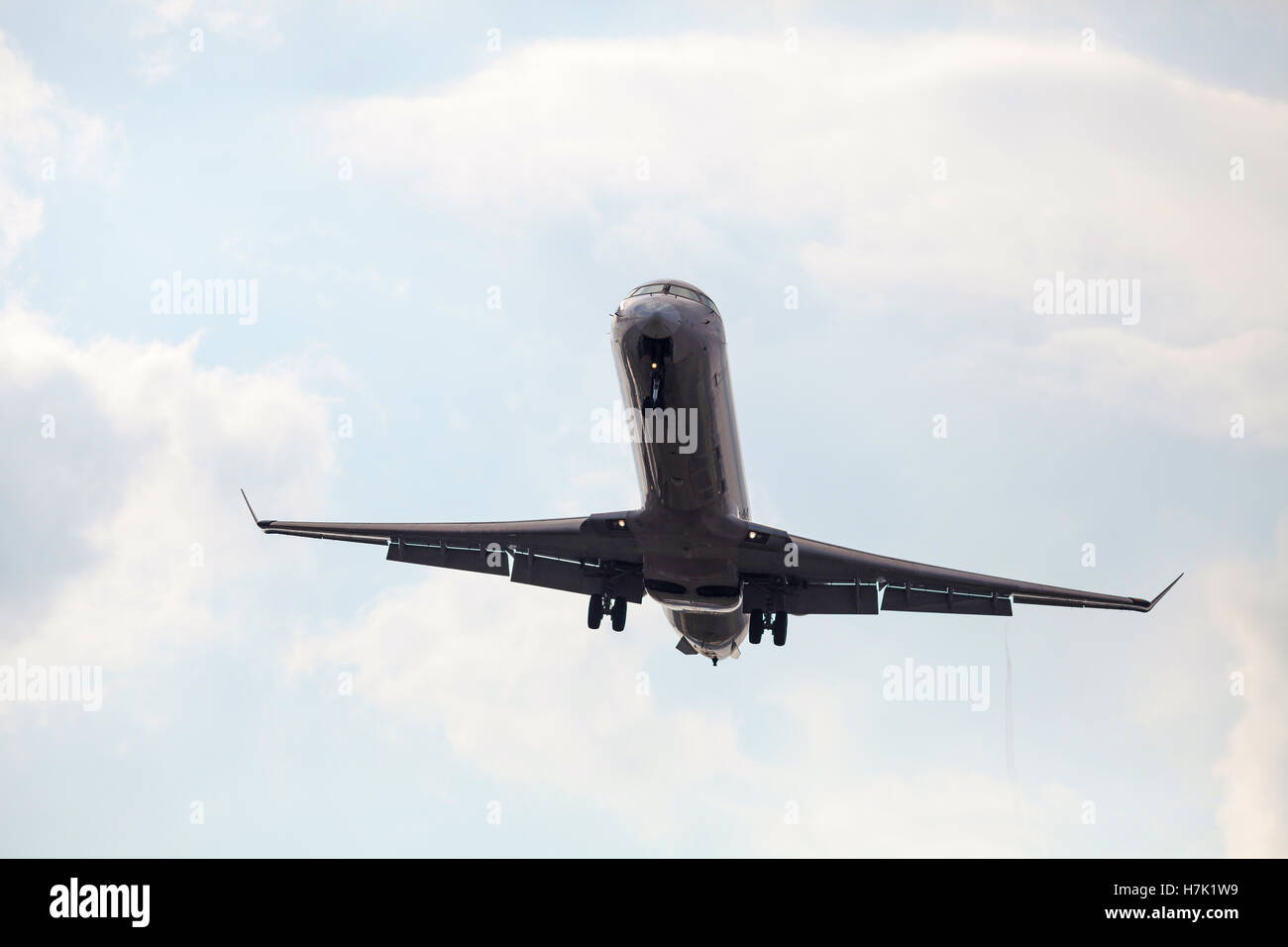 Dark plane flying high hi-res stock photography and images - Alamy