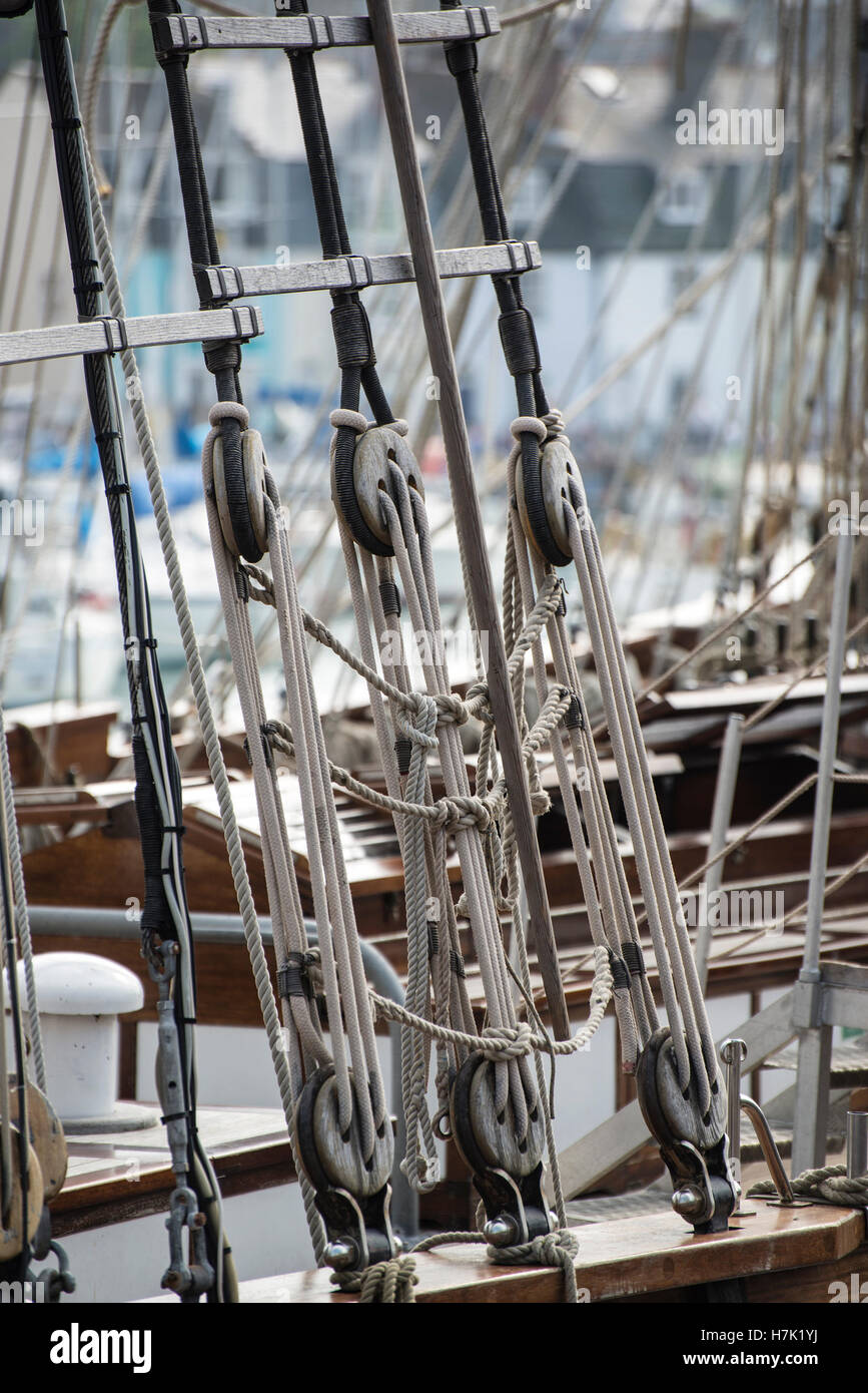 Vintage picture of beautiful sail boat details. Rope, hull, rigging ...