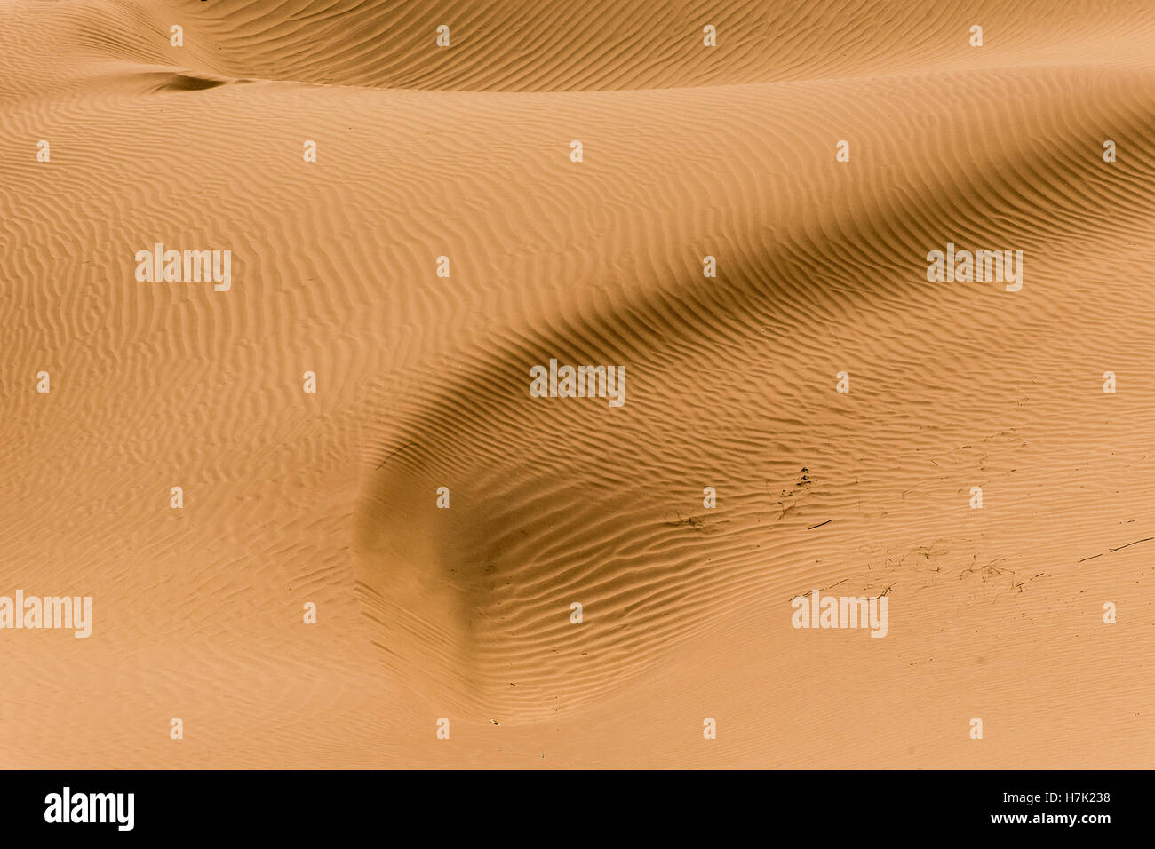 Desert shape hi-res stock photography and images - Alamy