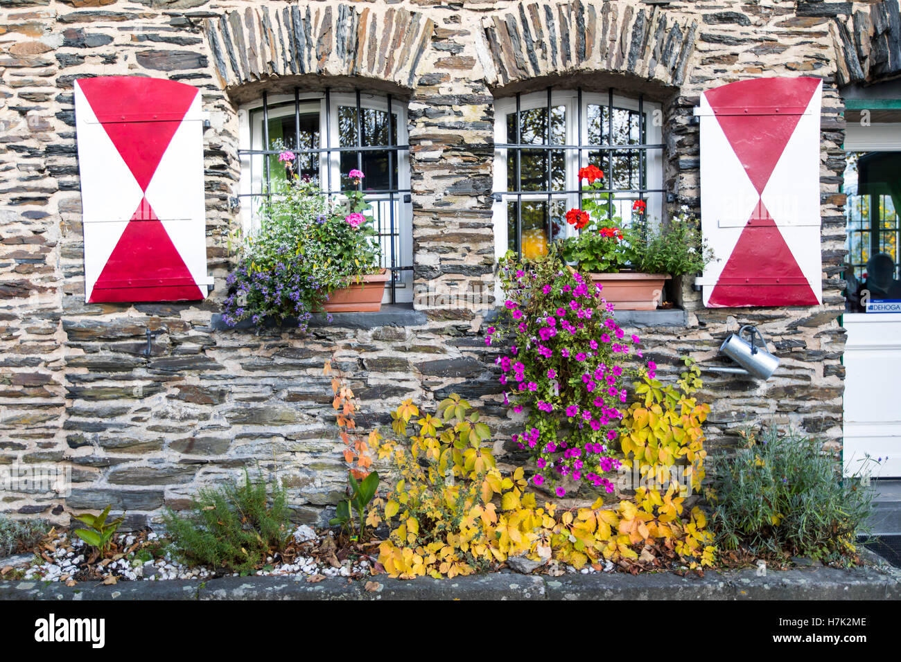Stone brick building, windows, decoration, Moselle valley region ...