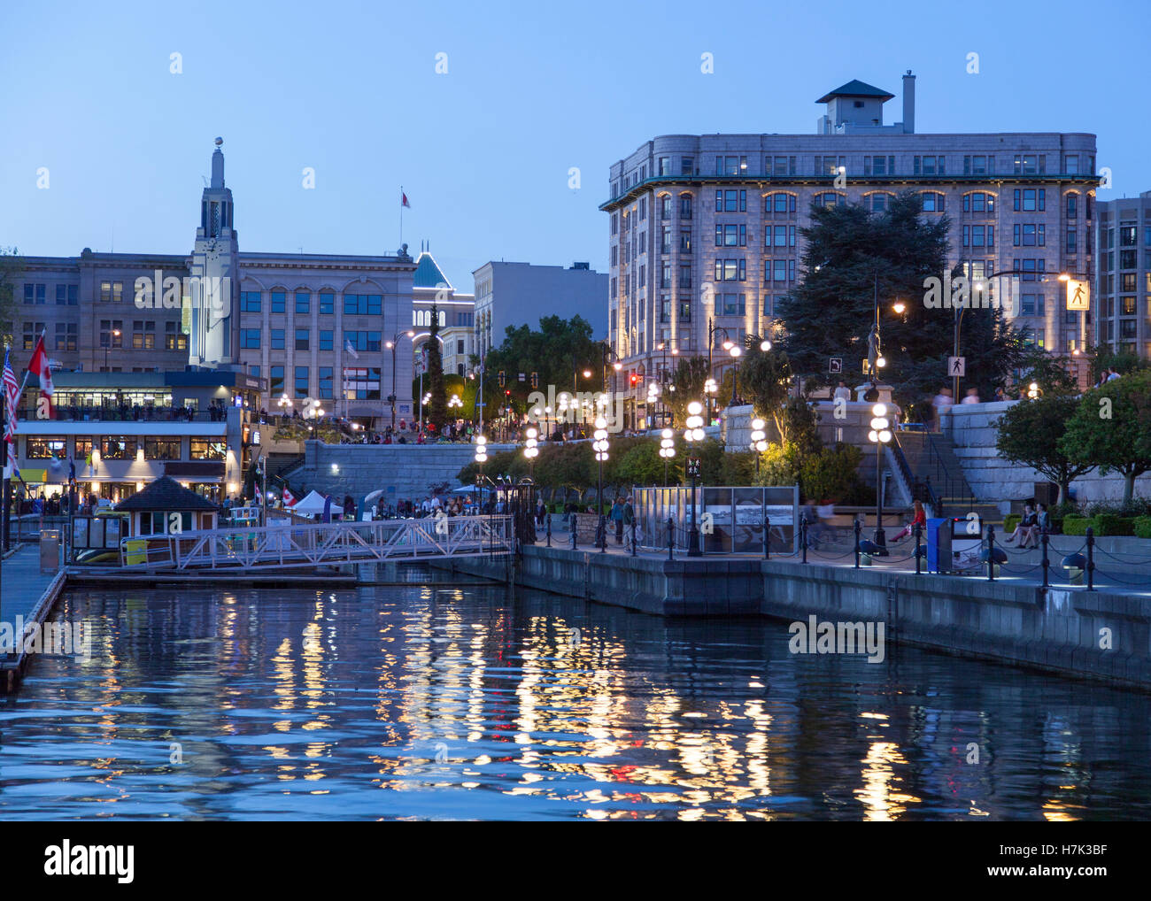 Victoria canada night hi-res stock photography and images - Alamy