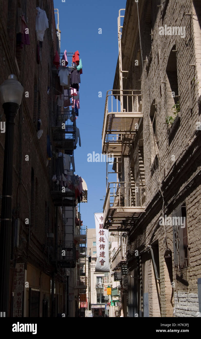 Chinatown alley san francisco hi-res stock photography and images - Alamy