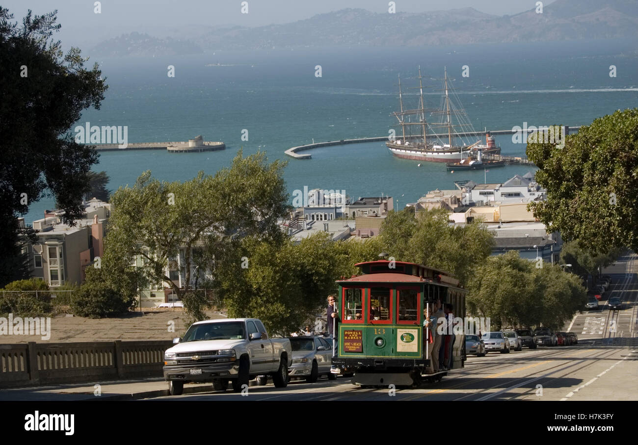 U.S.A.CALIFORNIA; SAN FRANCISCO CABLE CAR AND THE BAY Stock Photo - Alamy