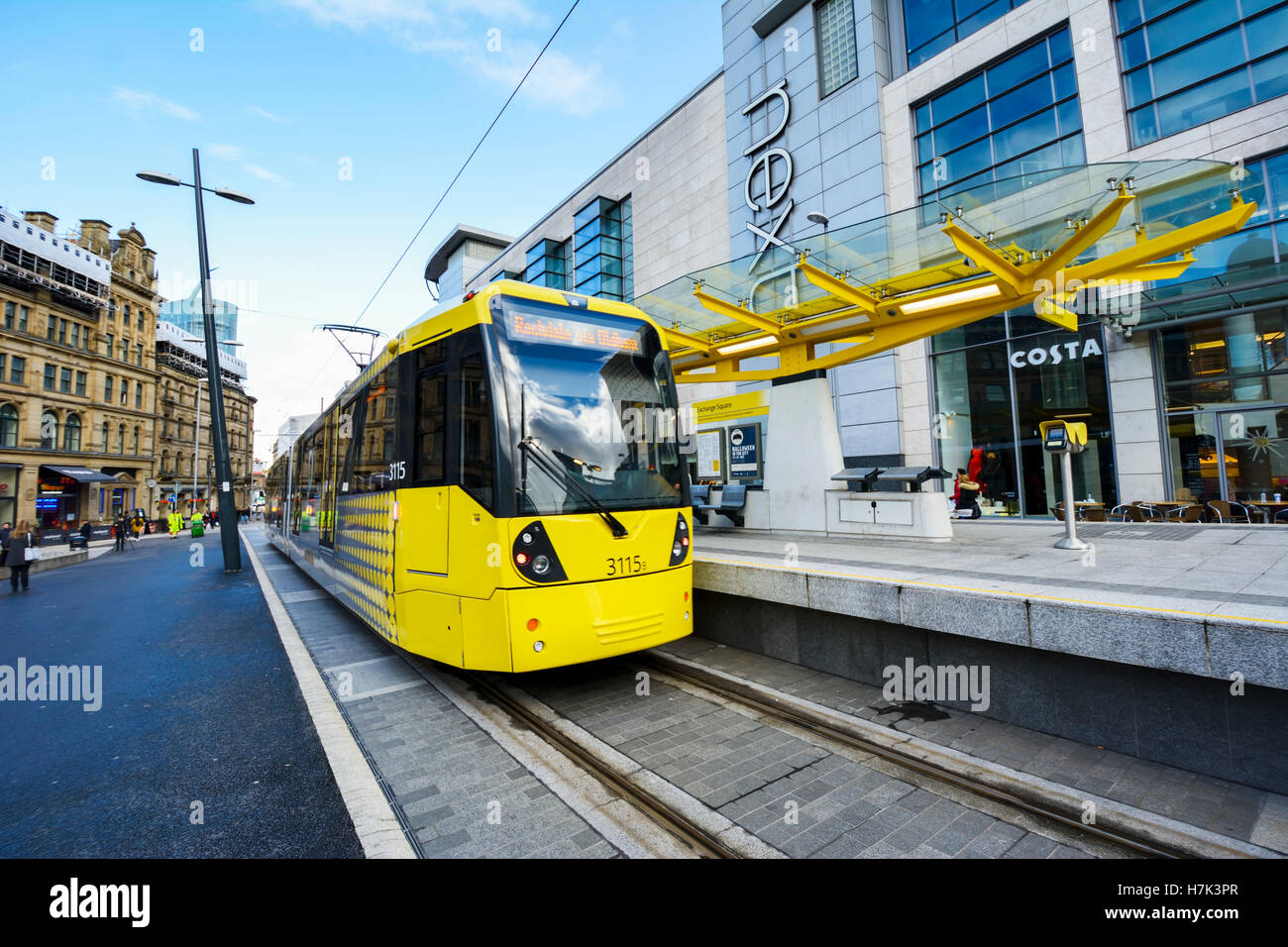Manchester tramstop hi-res stock photography and images - Alamy