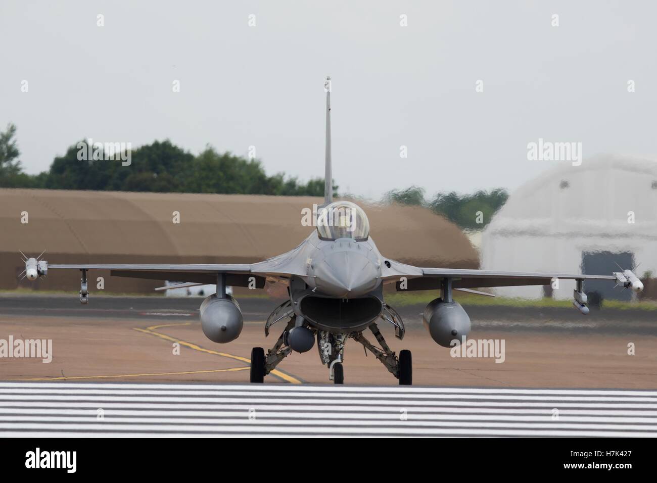 F-16 Fighter Jet Stock Photo - Alamy
