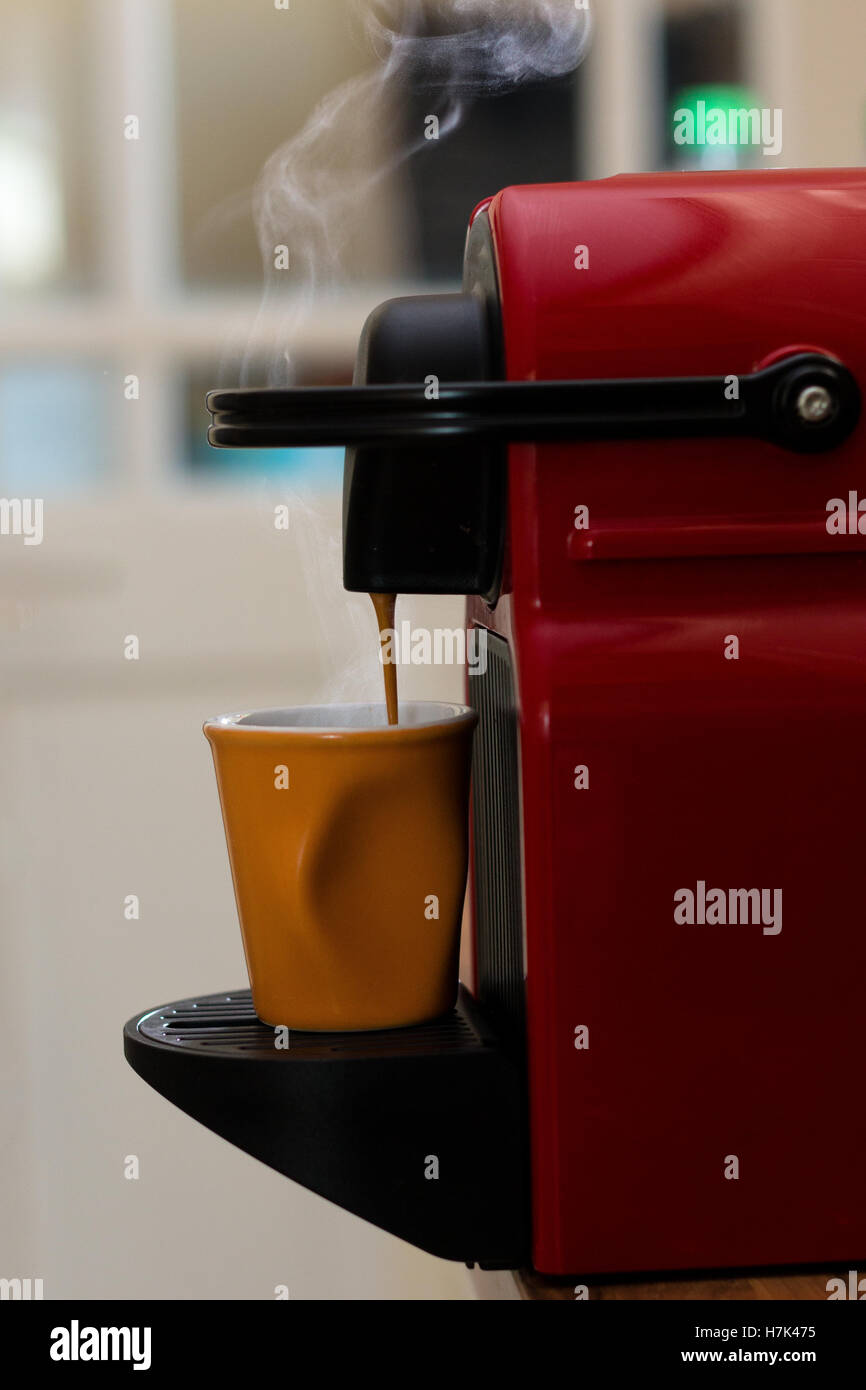 Automatic coffee machine filling cup hi-res stock photography and ...