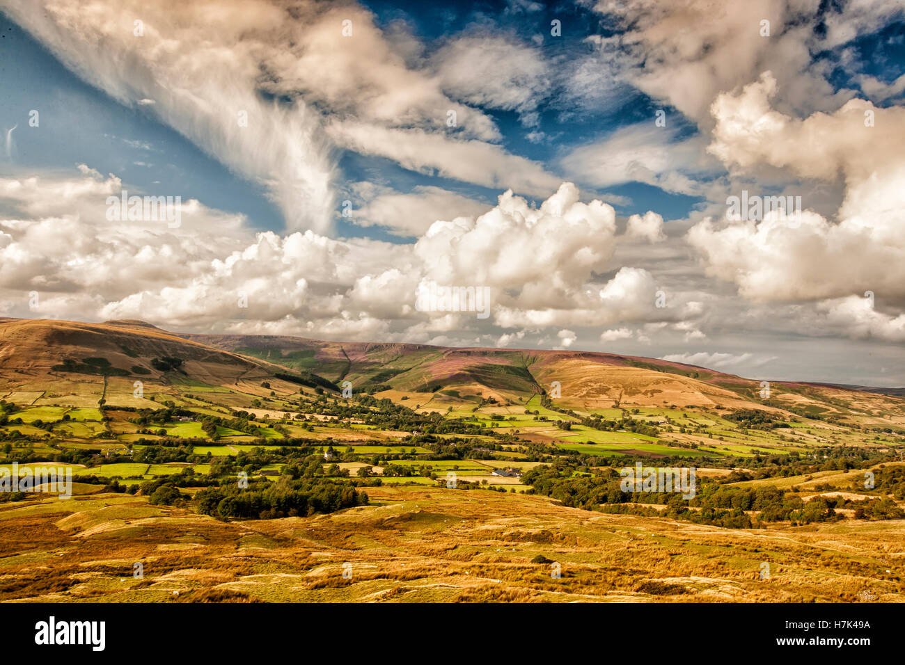 Beautiful rolling hills hi-res stock photography and images - Alamy