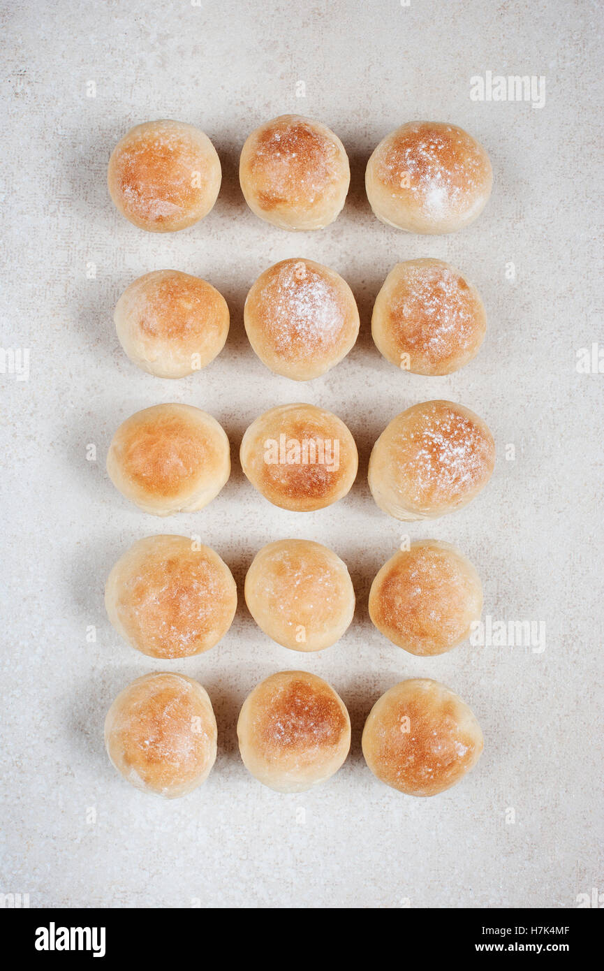 Line delicious fresh bakery hi-res stock photography and images - Alamy