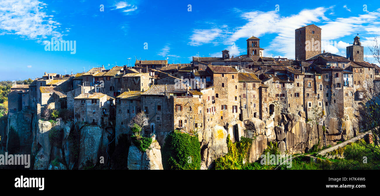 Medieval rocky hi-res stock photography and images - Alamy