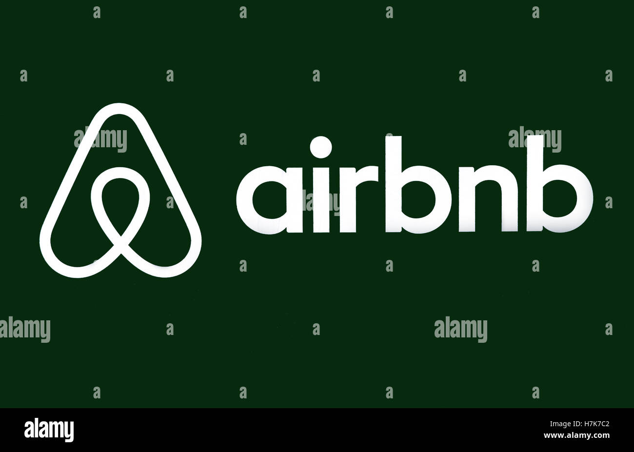 Airbnb logo hi-res stock photography and images - Alamy