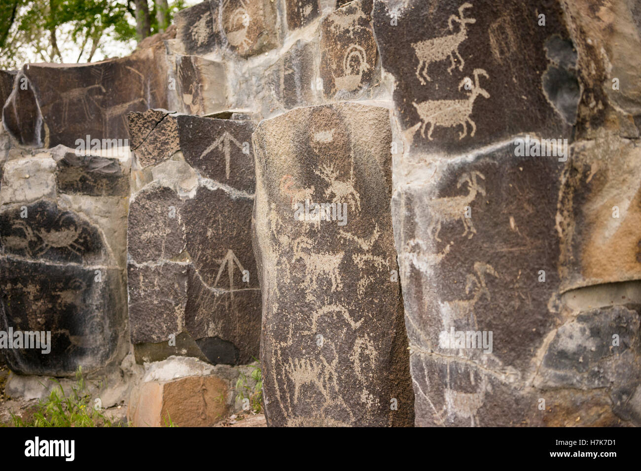 Rock drawings rock drawings petroglyphs hi-res stock photography and ...
