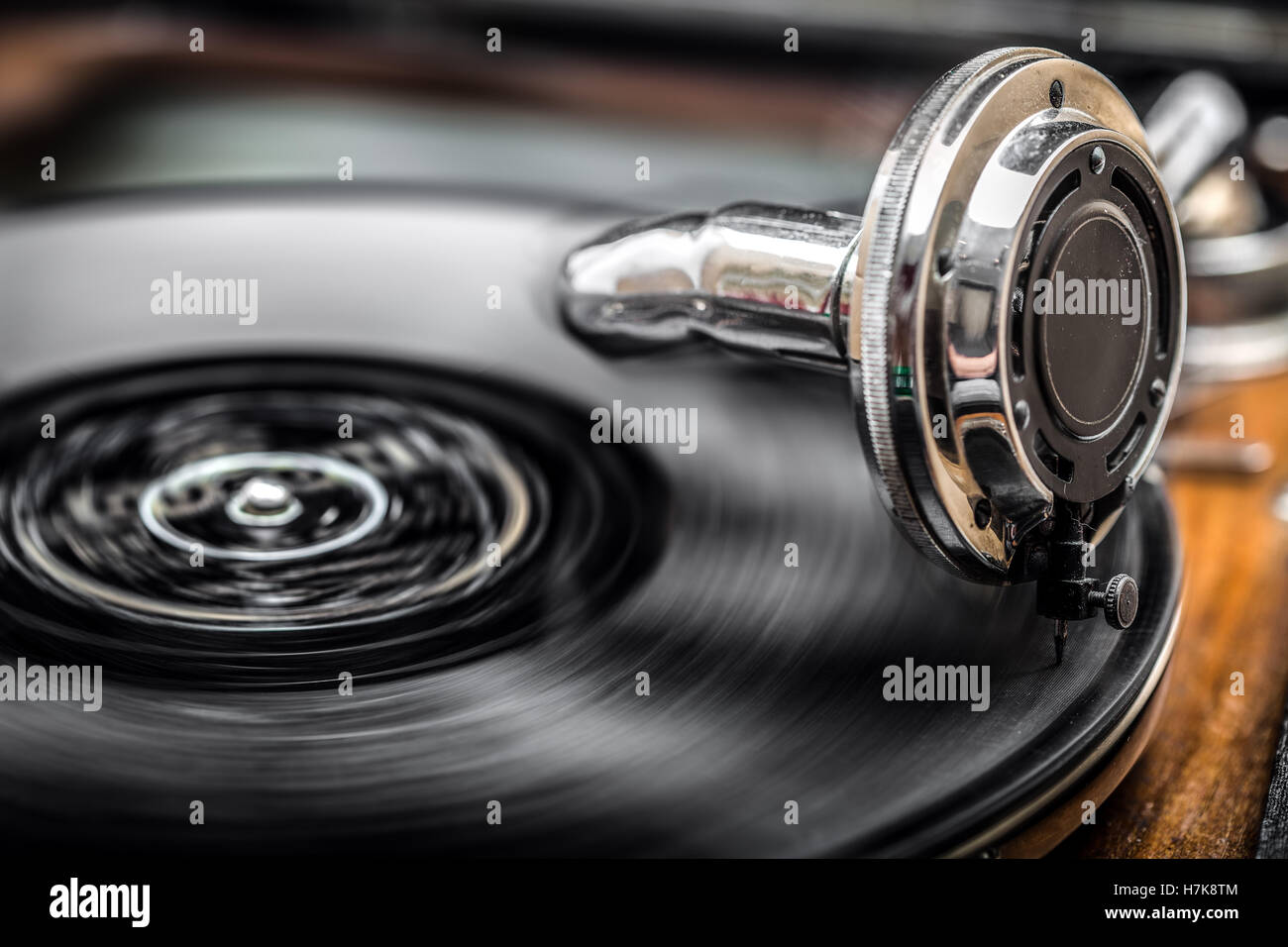 Gramophone disk hi-res stock photography and images - Alamy