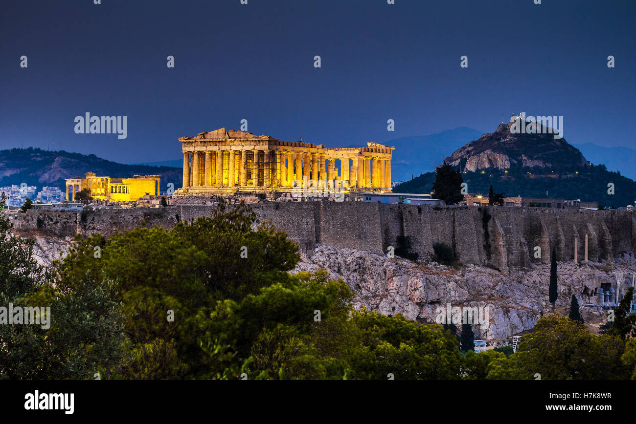 Parthenon At Night Wallpaper