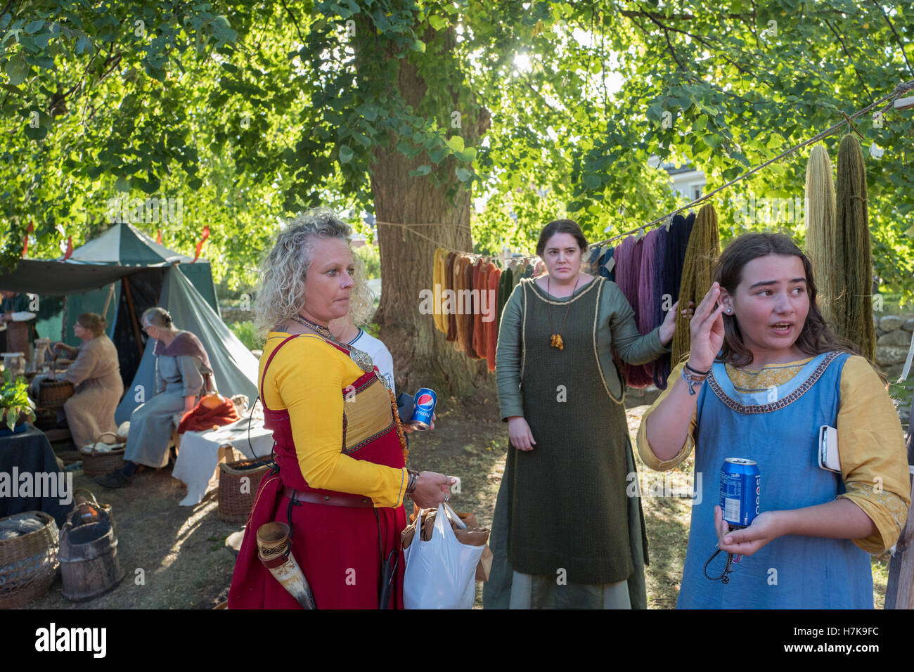 Medieval market during the annual Medieval festival in Söderköping ...