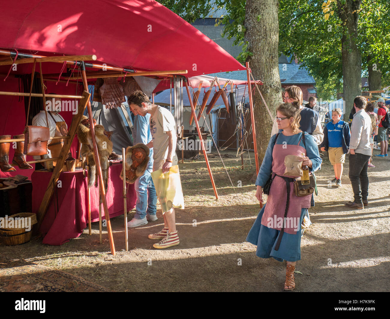 Medieval market during the annual Medieval festival in Söderköping ...