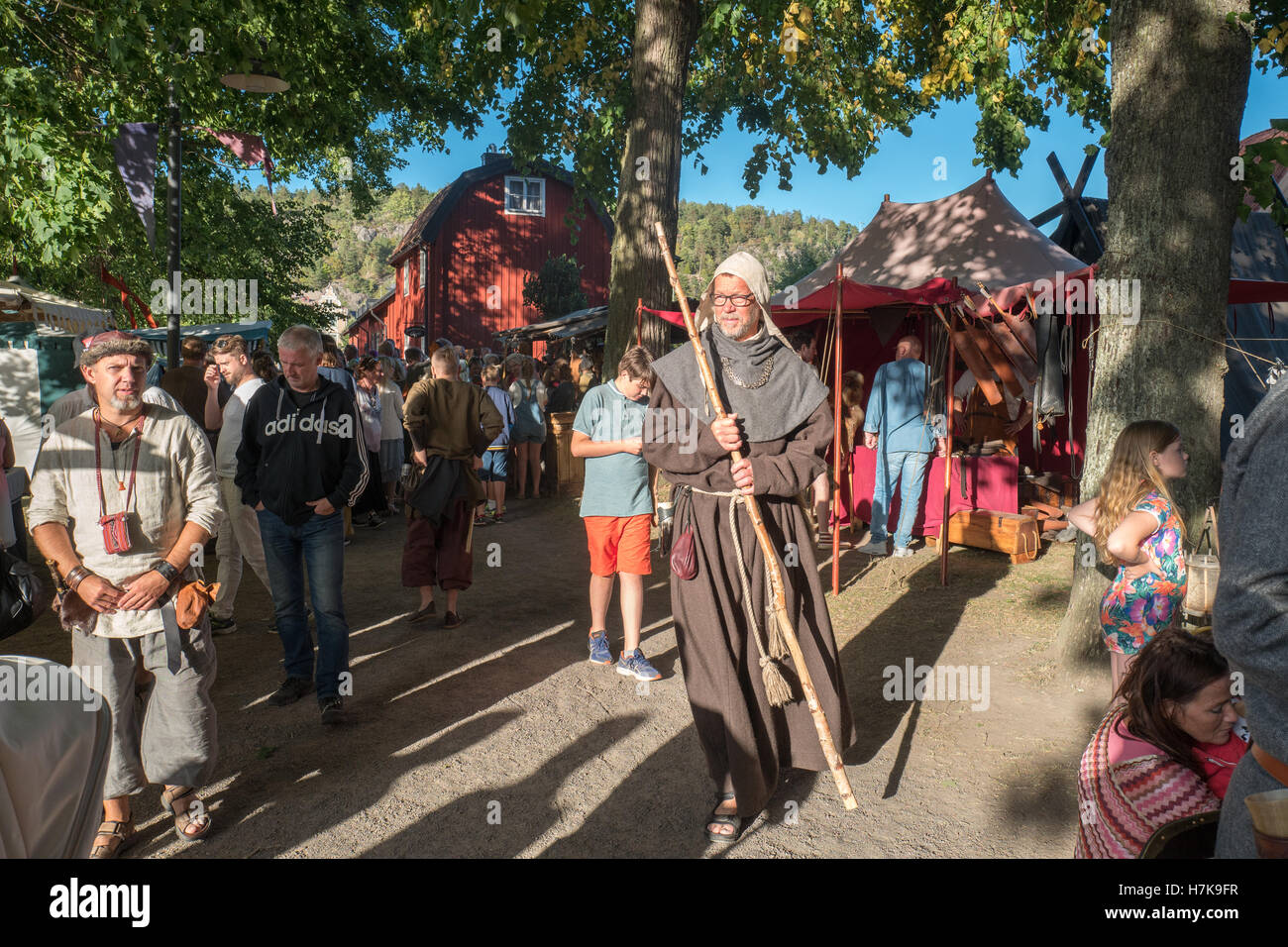 Medieval market during the annual Medieval festival in Söderköping ...