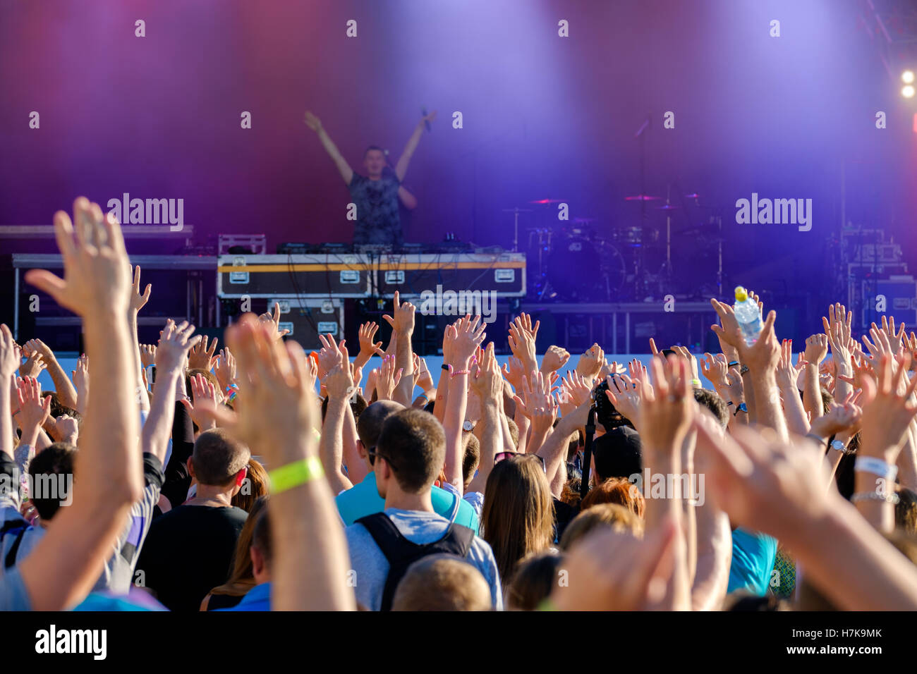 Crowd of people hands up hi-res stock photography and images - Alamy