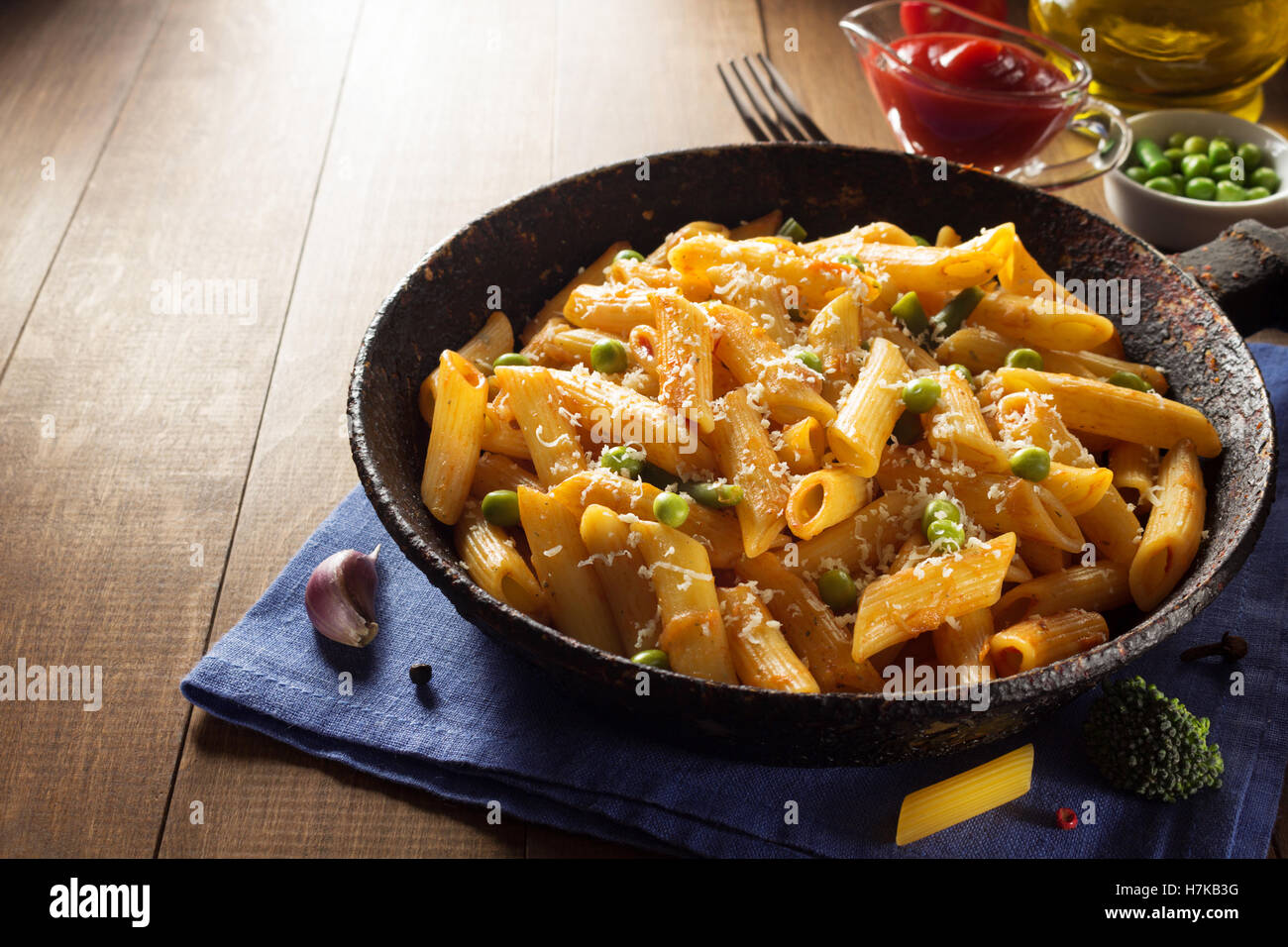 Broccoli blue cheese pasta hi-res stock photography and images - Alamy