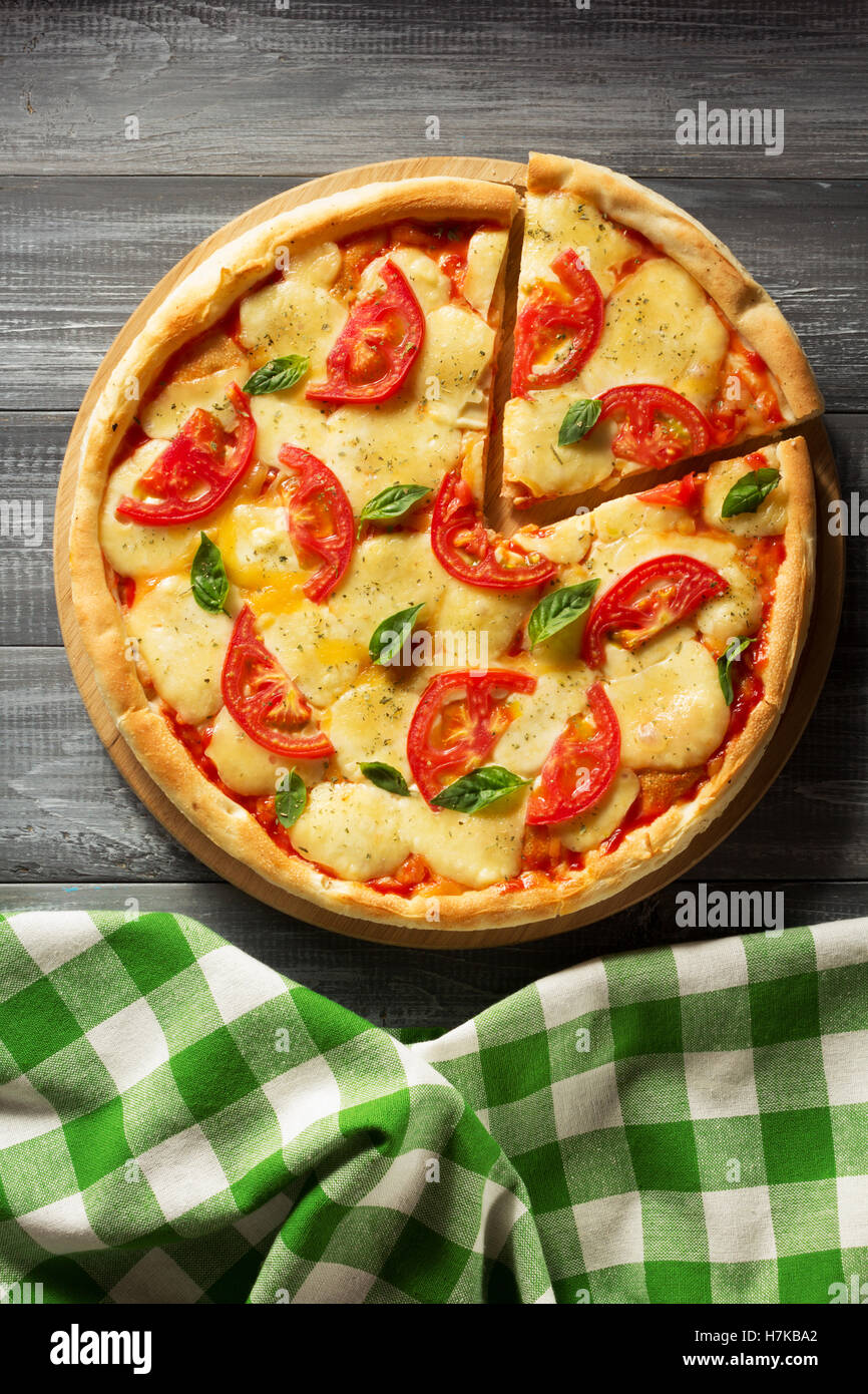 Pineapple pizza overhead hi-res stock photography and images - Alamy