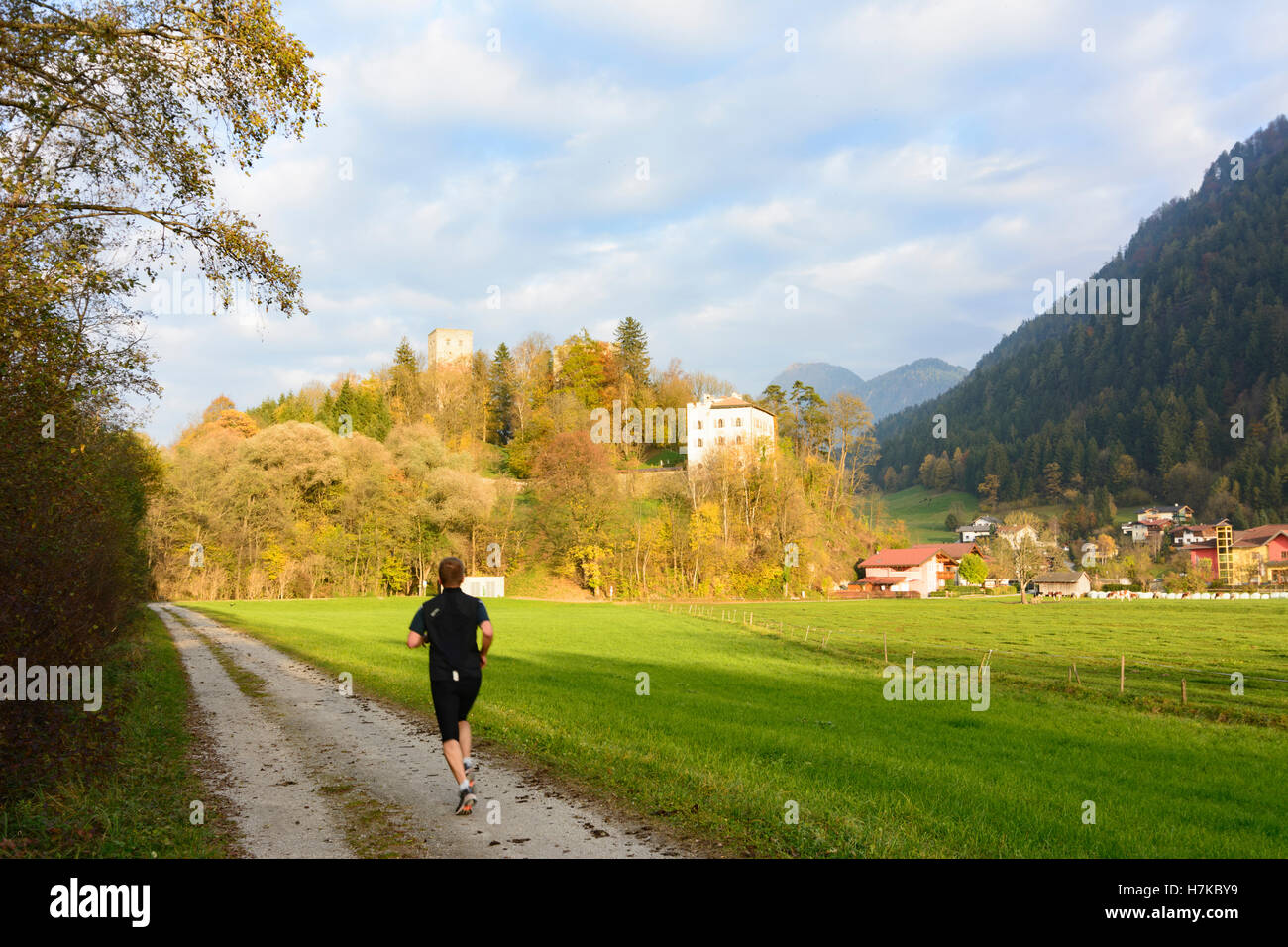 Reith im Alpbachtal: Kropfsberg Castle, Alpbachtal & Tiroler Seenland ...
