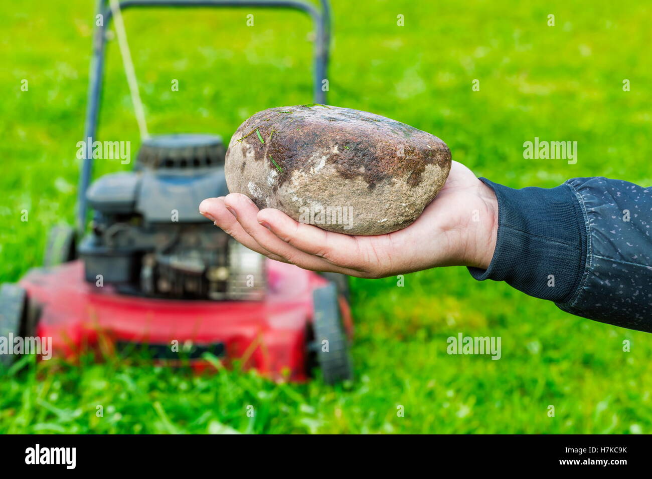 Hand cutting stone hi-res stock photography and images - Alamy