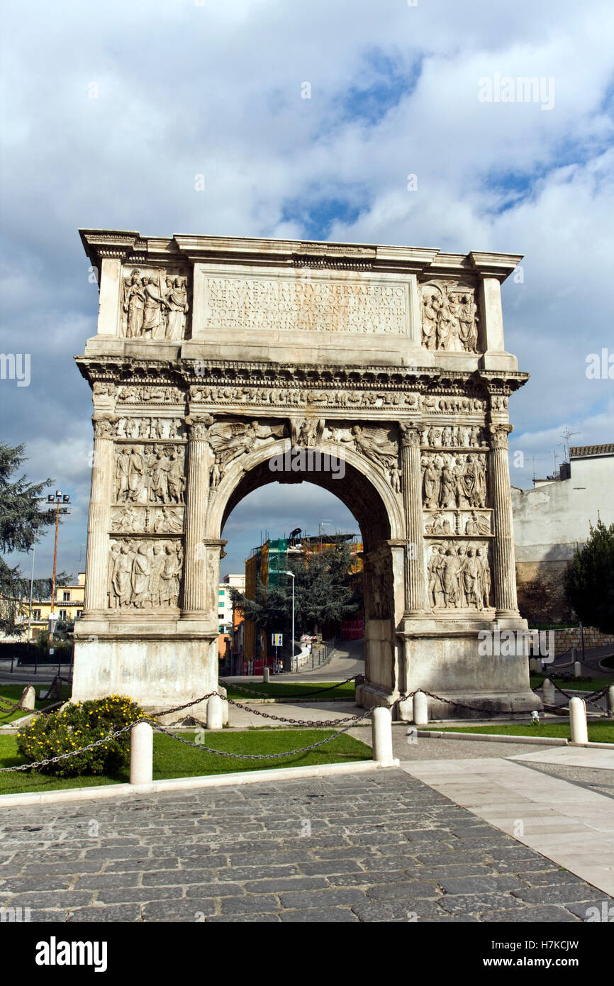 Triumphal Arch of Trajan, 114-117 a.C., Roman building, Benevento ...