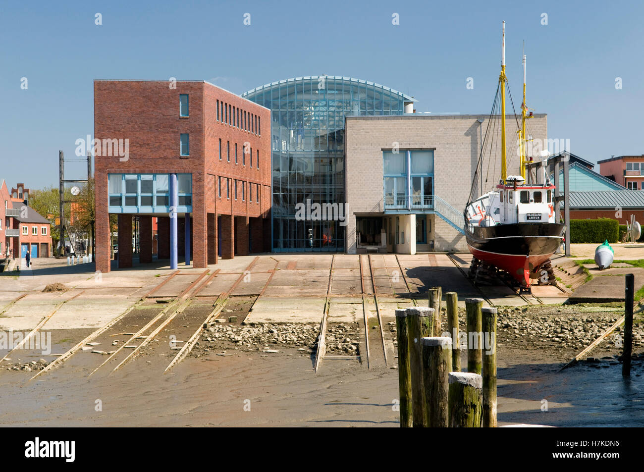Inland shipyard hi-res stock photography and images - Alamy