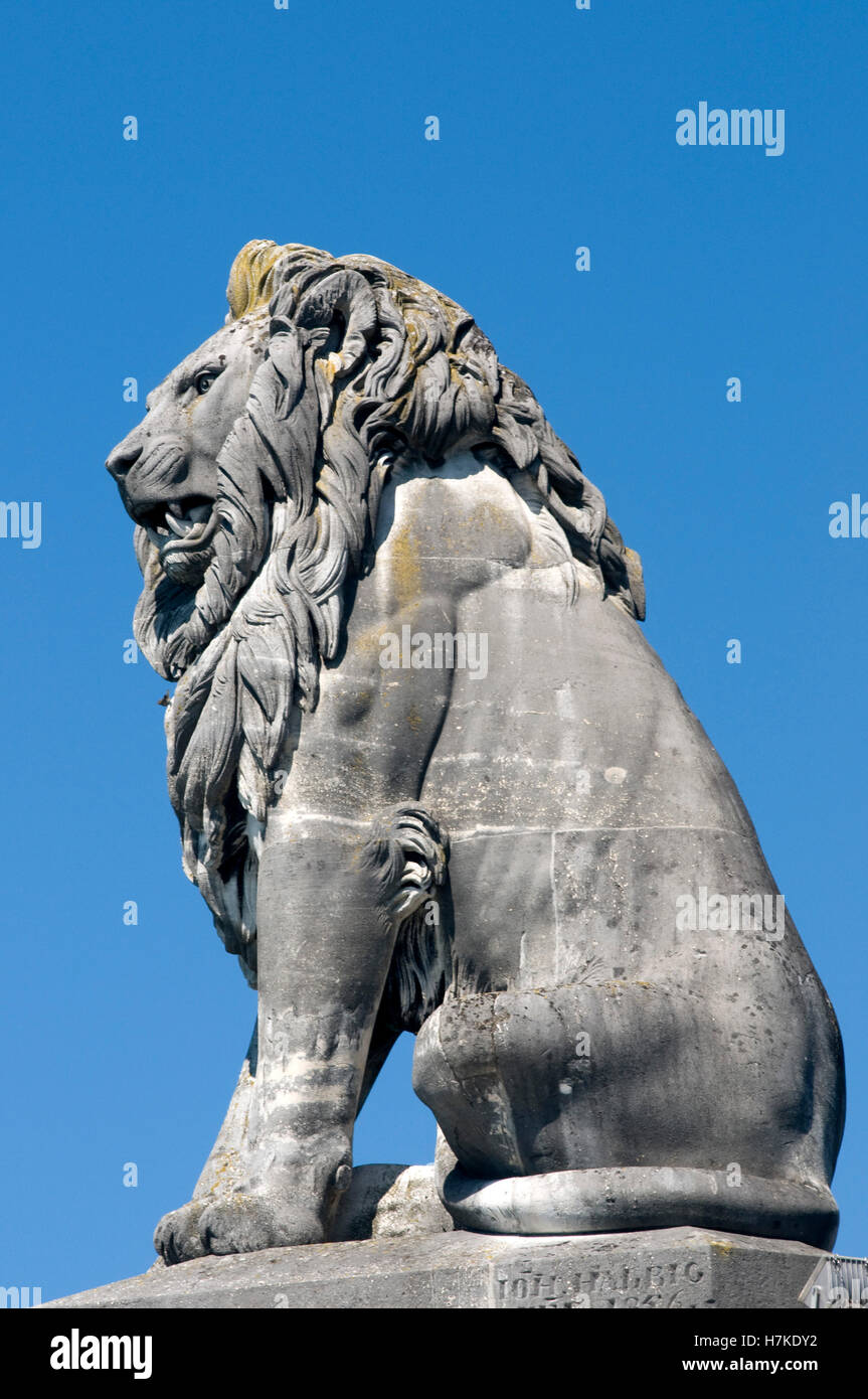 Bavarian lion, stone statue at the harbor entrance, Lindau, Lake ...