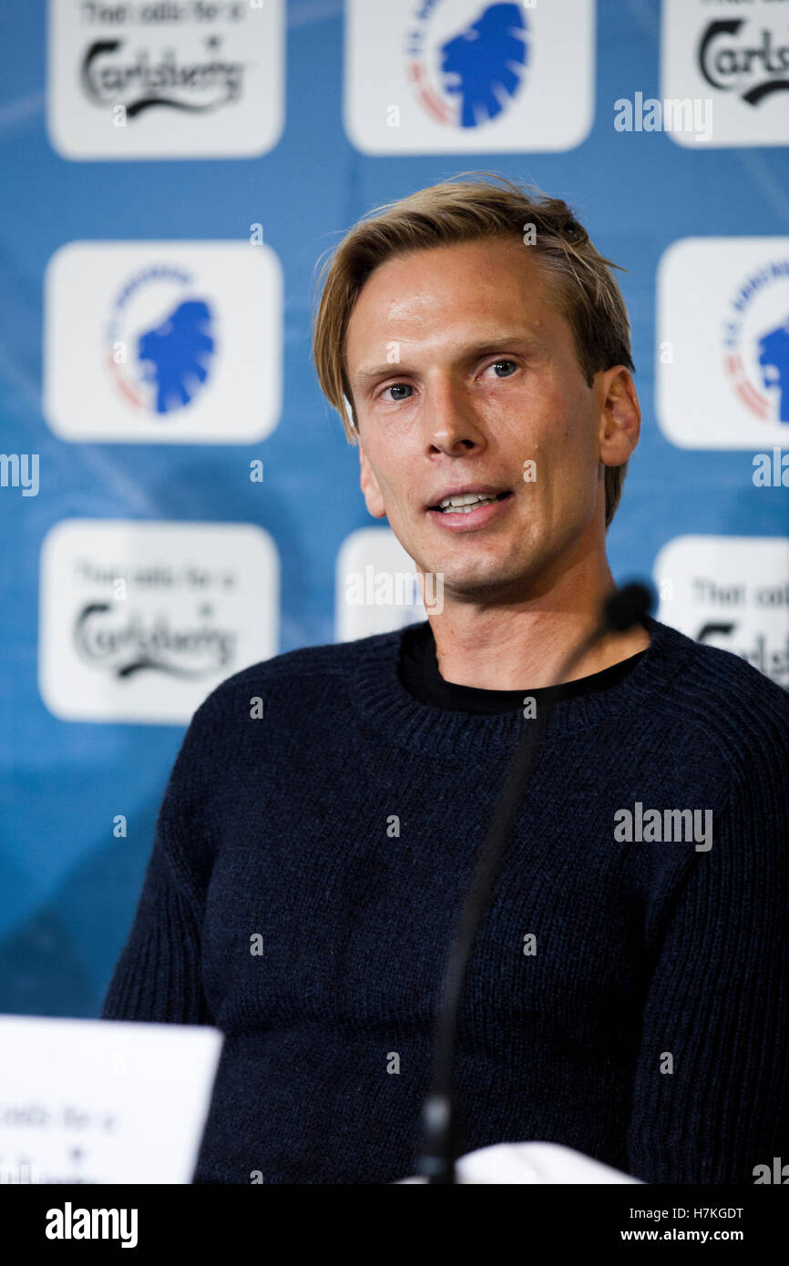 Danish footballer Christian Poulsen signs with FC Copenhagen Stock ...