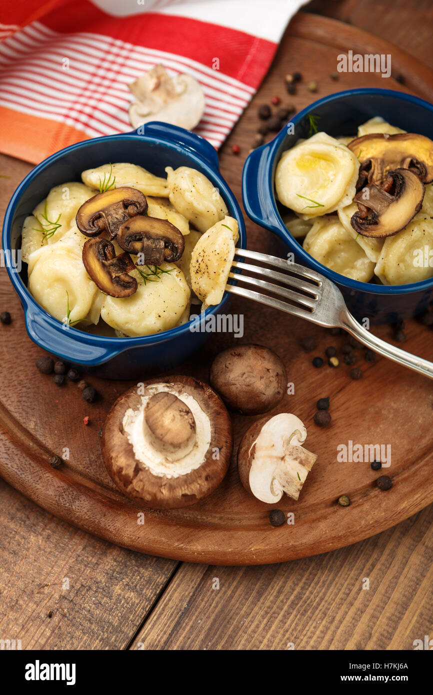 Meat Dumplings - russian boiled pelmeni in plate Stock Photo - Alamy