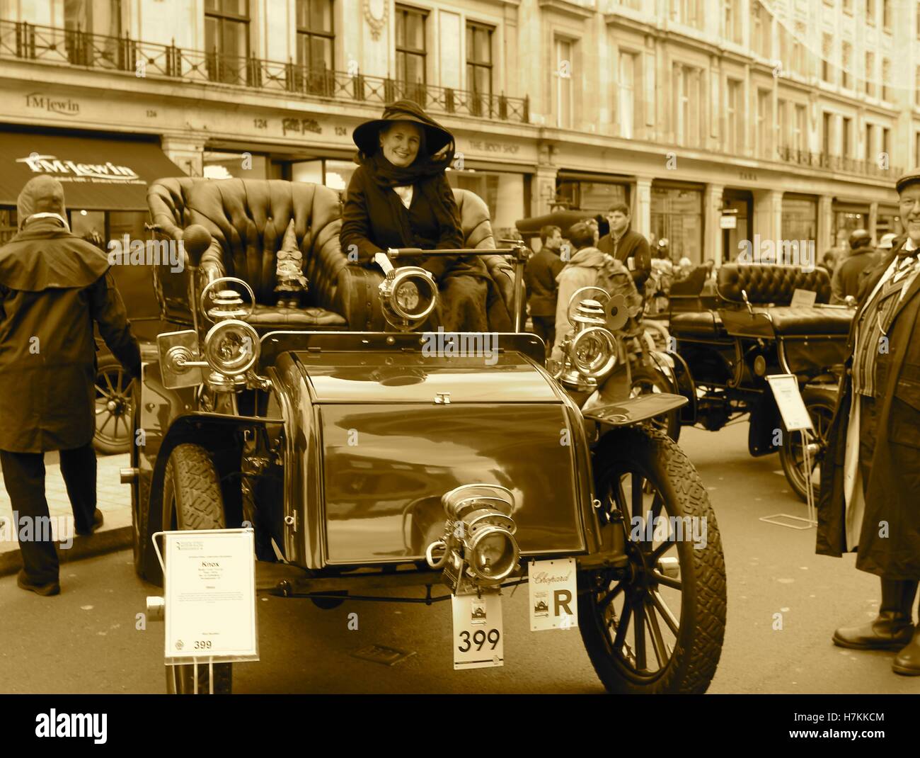 Classic Car show at Alexandra Palace Stock Photo - Alamy