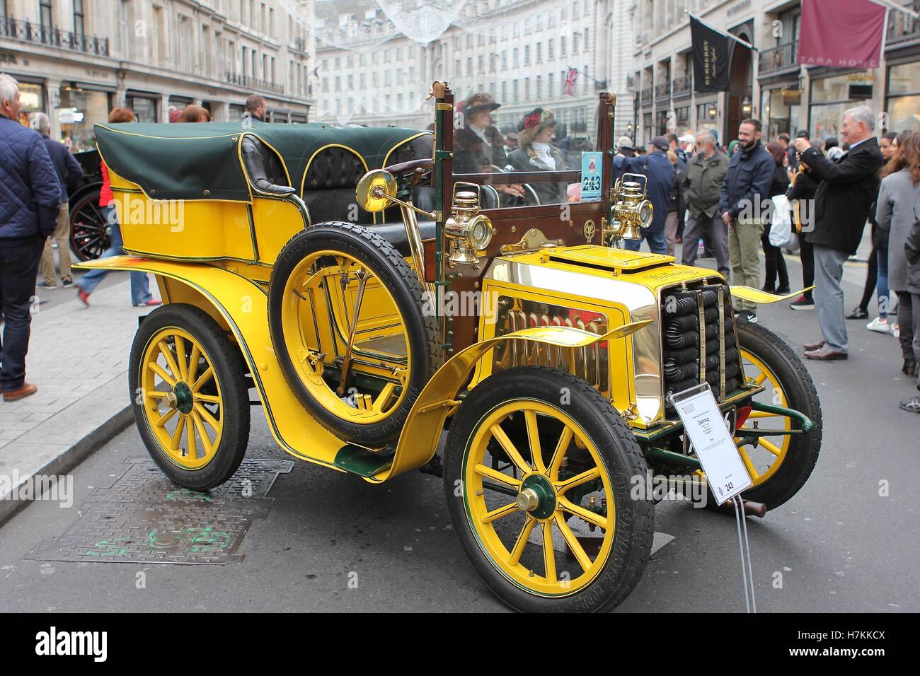 Classic Car show at Alexandra Palace Stock Photo - Alamy