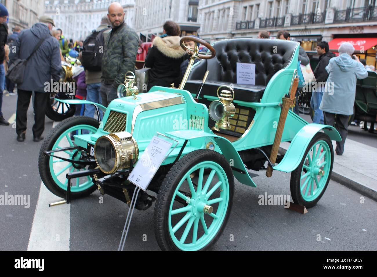 Classic Car show at Alexandra Palace Stock Photo - Alamy