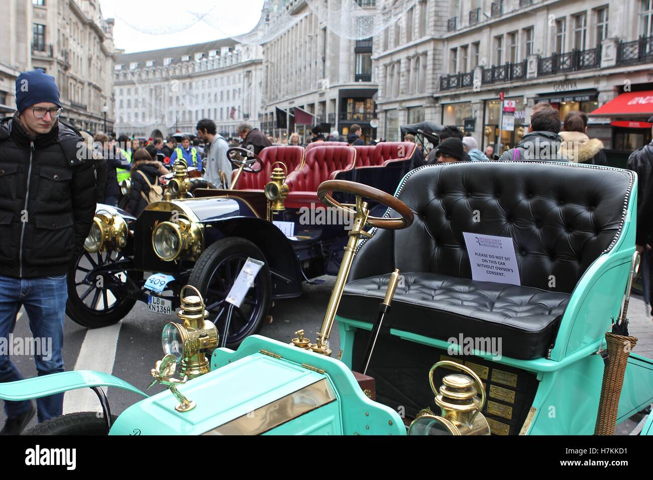 Classic Car show at Alexandra Palace Stock Photo - Alamy