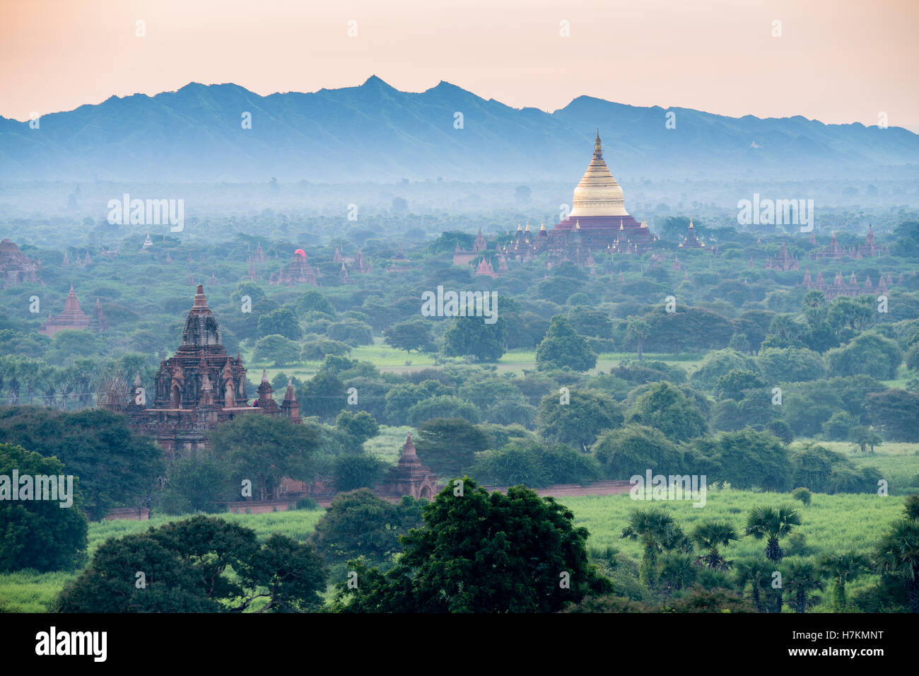 Countless pagodas of ancient city of Bagan in Burma Stock Photo - Alamy