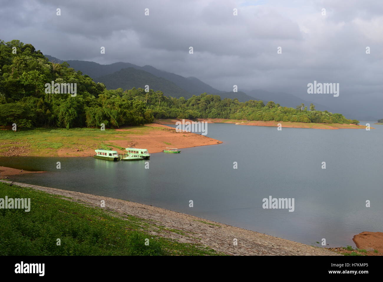 Thenmala Reservoir, Thenmala Eco tourism in Kollam District of Kerala ...