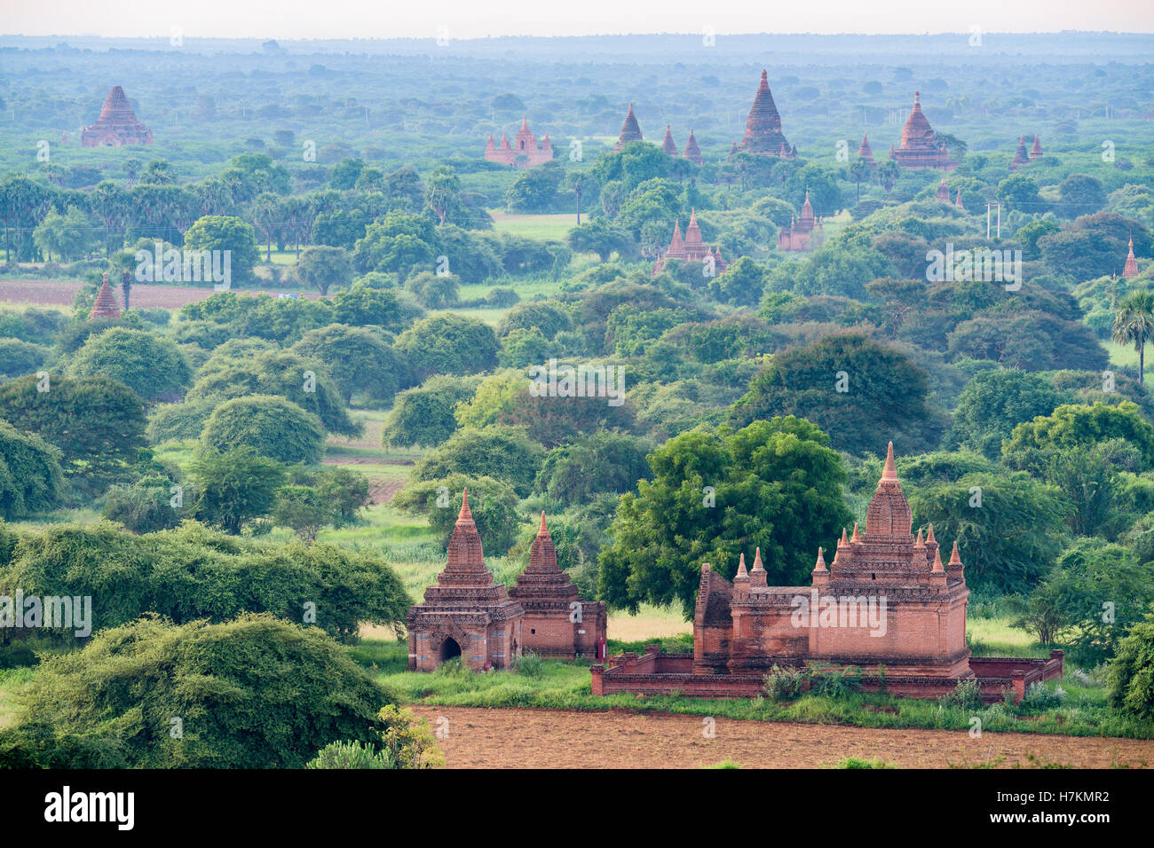 Countless pagodas of ancient city of Bagan in Burma Stock Photo - Alamy