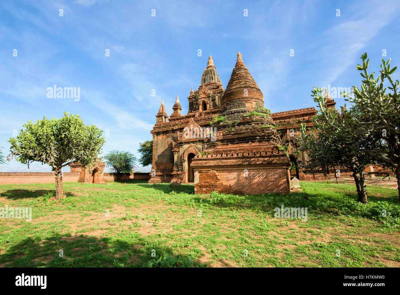Countless pagodas of ancient city of Bagan in Burma Stock Photo - Alamy